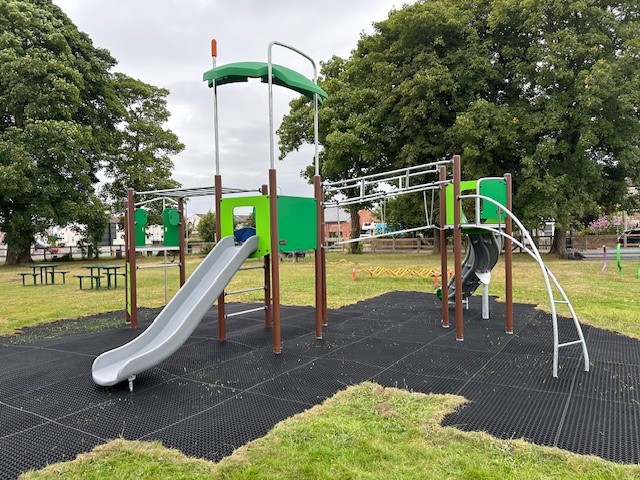 Aiskew and Leeming Bar Parish Council: Playground Gallery
